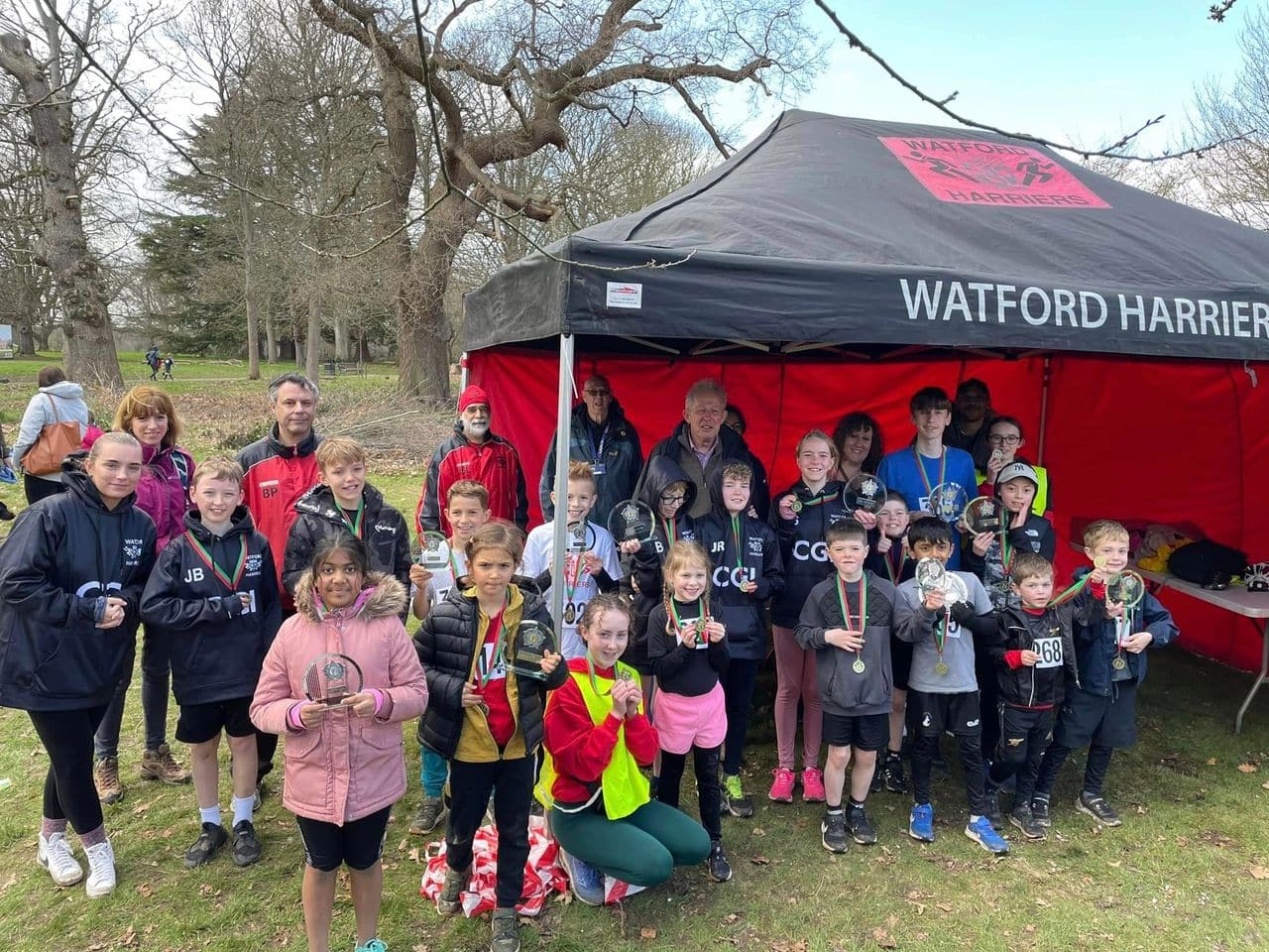 EXCITING EVENT: Hundreds turn out for Watford Harriers running ...