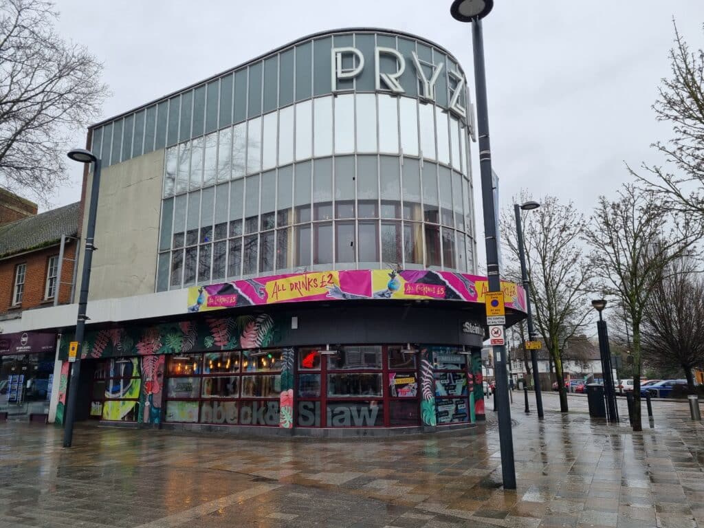 MUST VACATE: MP hopes to save Watford nightclub once again - My Local News